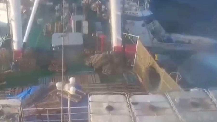 Россияне не пострадали при столкновении судна Right Whale с траулером Tafra 3 | Новости мира ...